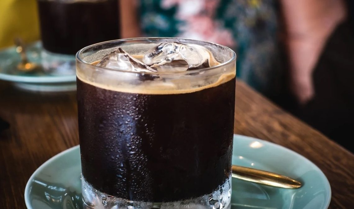 Fernet con refresco de cola, una tradición llamada Fernandito ...